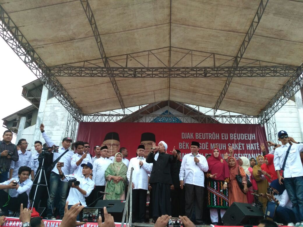 Opick tutup kampanye akbar AZAN di Sigli - Kanal Aceh Opick tutup kampanye akbar AZAN di Sigli - Kanal Aceh