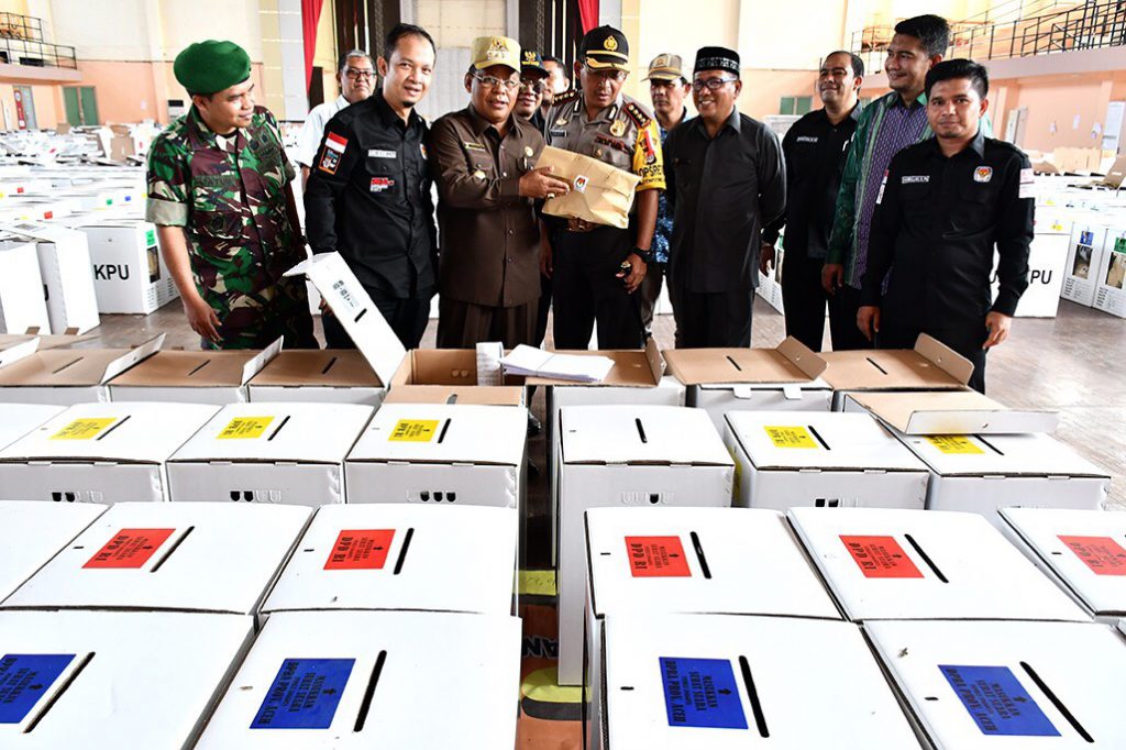 Aminullah Minta Penyelenggara Pemilu Harus Layani Masyarakat dengan ... Aminullah Minta Penyelenggara Pemilu Harus Layani Masyarakat dengan ...