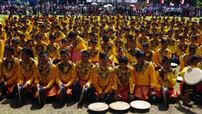 2019 Penari Rapai Geleng Meriahkan HUT RI ke-74 di Abdya - Kanal Aceh